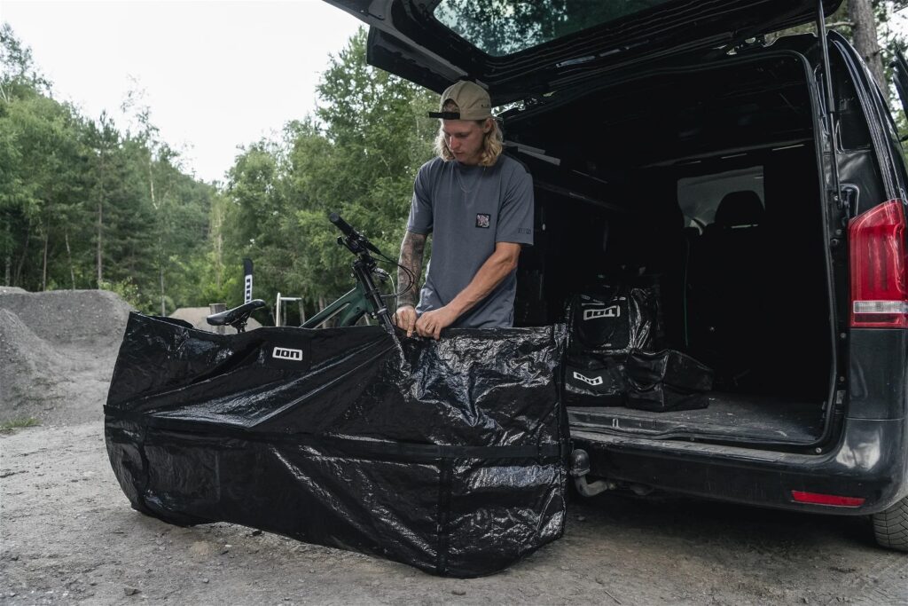 【公式】ION（アイオン）Universal Bike Bag - | ION SPORTS-W｜トライアスロン用品・ロードバイク用品 ...